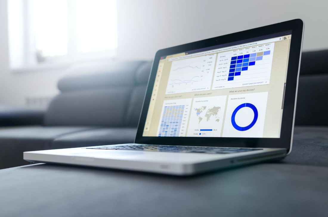 Employee Attendance Tracking with Lobbytrack Lobby App | Swift & Efficient